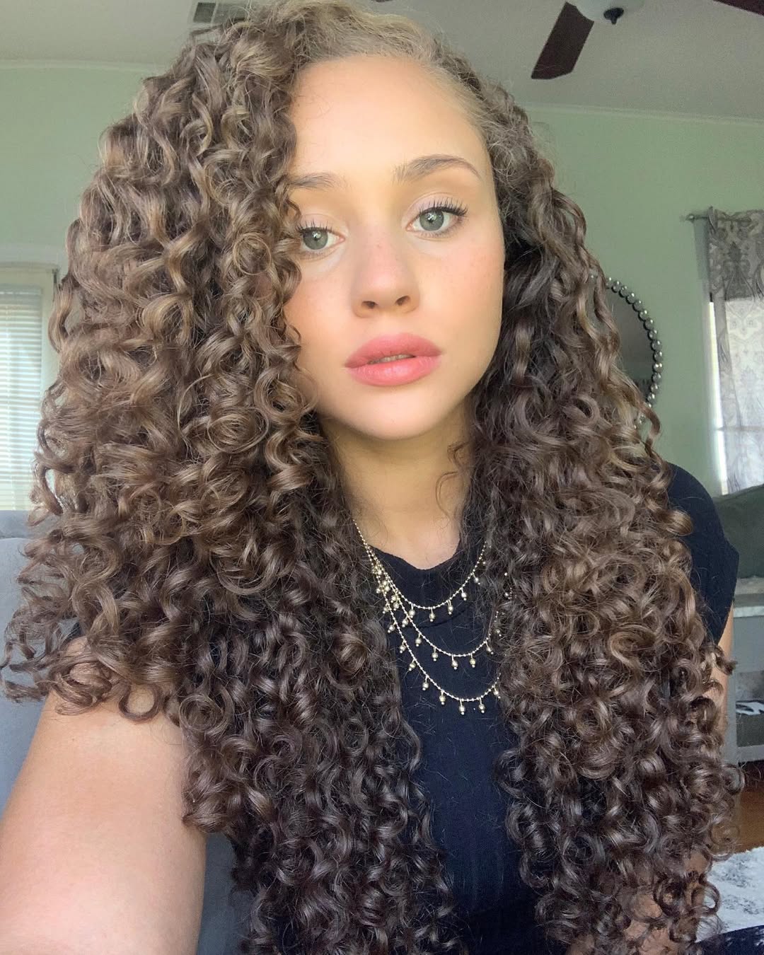 Mixed Curly Hair 2025: Trendy Hairstyles, Easy Styling Tips, Haircuts ...