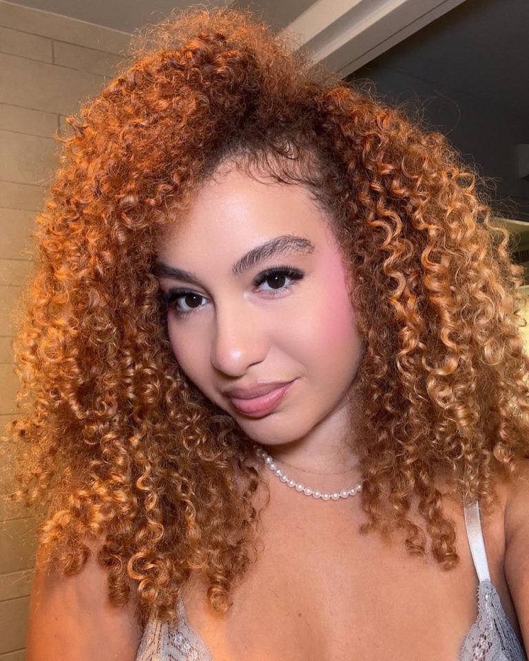 Mixed Curly Hair 2025: Trendy Hairstyles, Easy Styling Tips, Haircuts ...