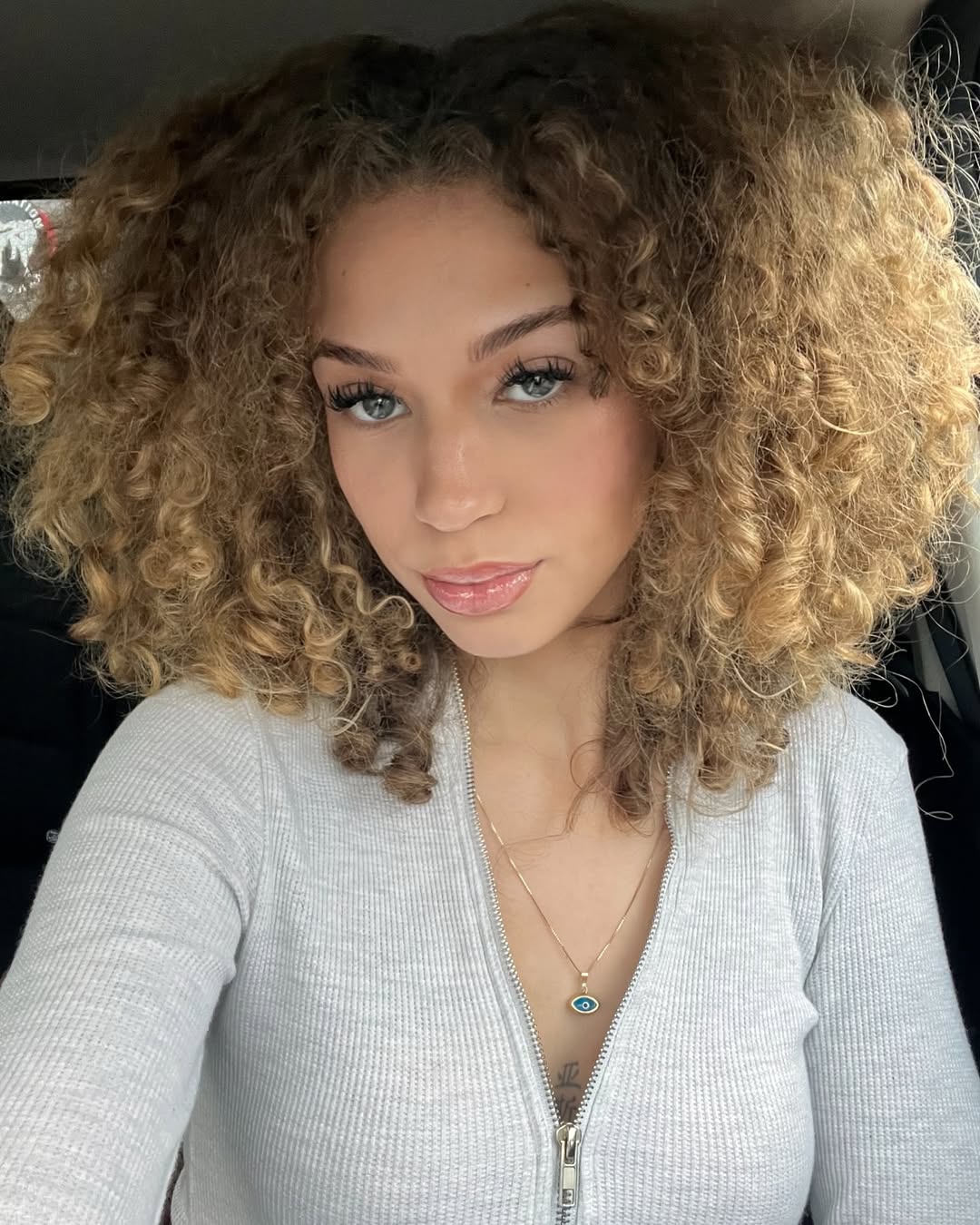 Mixed Curly Hair 2025: Trendy Hairstyles, Easy Styling Tips, Haircuts ...