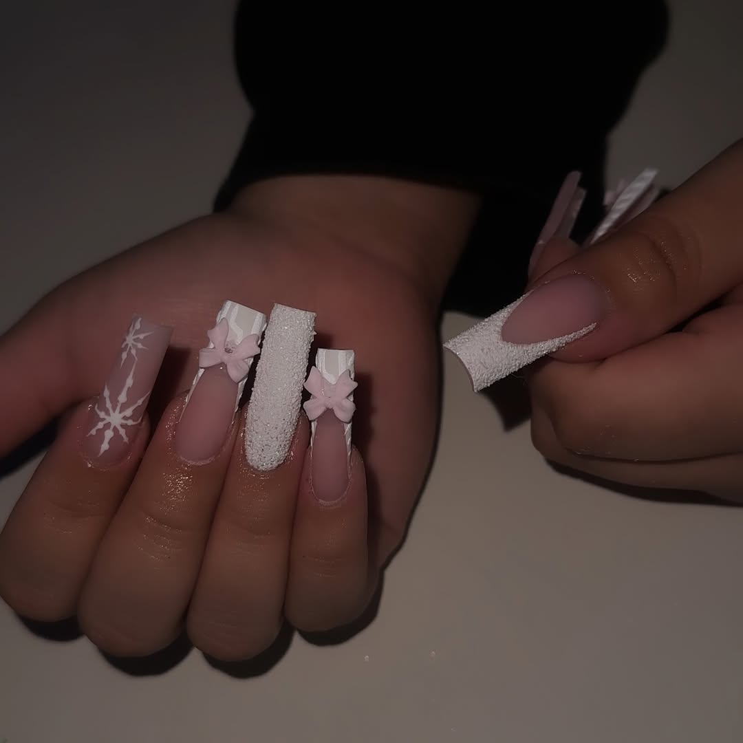 30 Cute Latina Nail Designs 2025 in Pink, Red, and Gold – Baddie Inspo ...