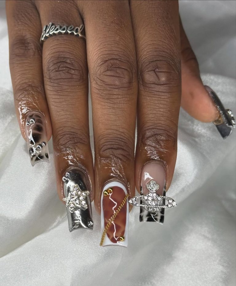 30 Cute Latina Nail Designs 2025 in Pink, Red, and Gold – Baddie Inspo ...