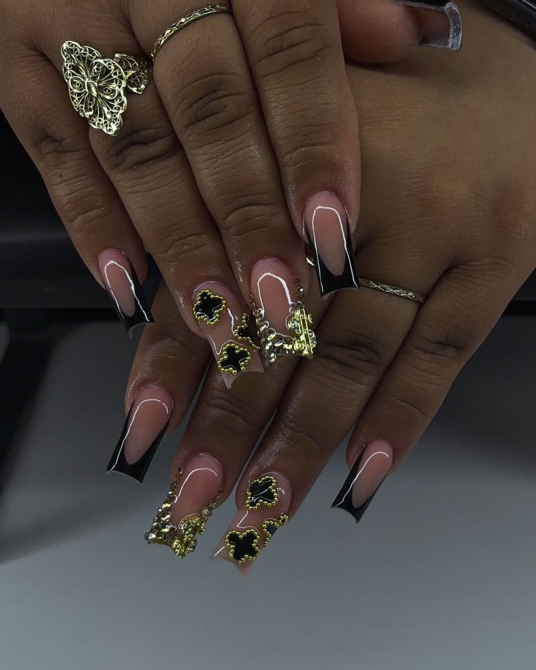 30 Cute Latina Nail Designs 2025 in Pink, Red, and Gold – Baddie Inspo ...