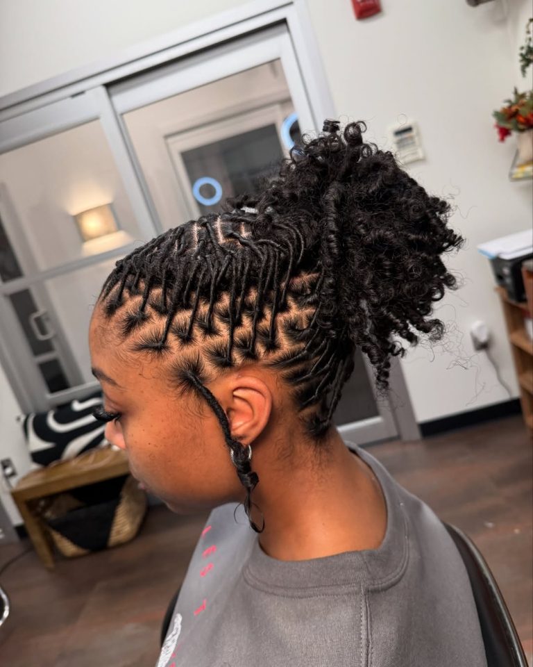 32 Short Locs Hairstyles 2025 for Women: Updos, Retwist Looks, Starter ...