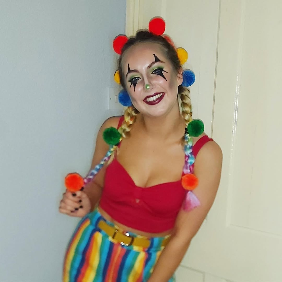 Clown Hairstyles 2025 with Vintage, Curly, Short, and Long Hair Ideas ...