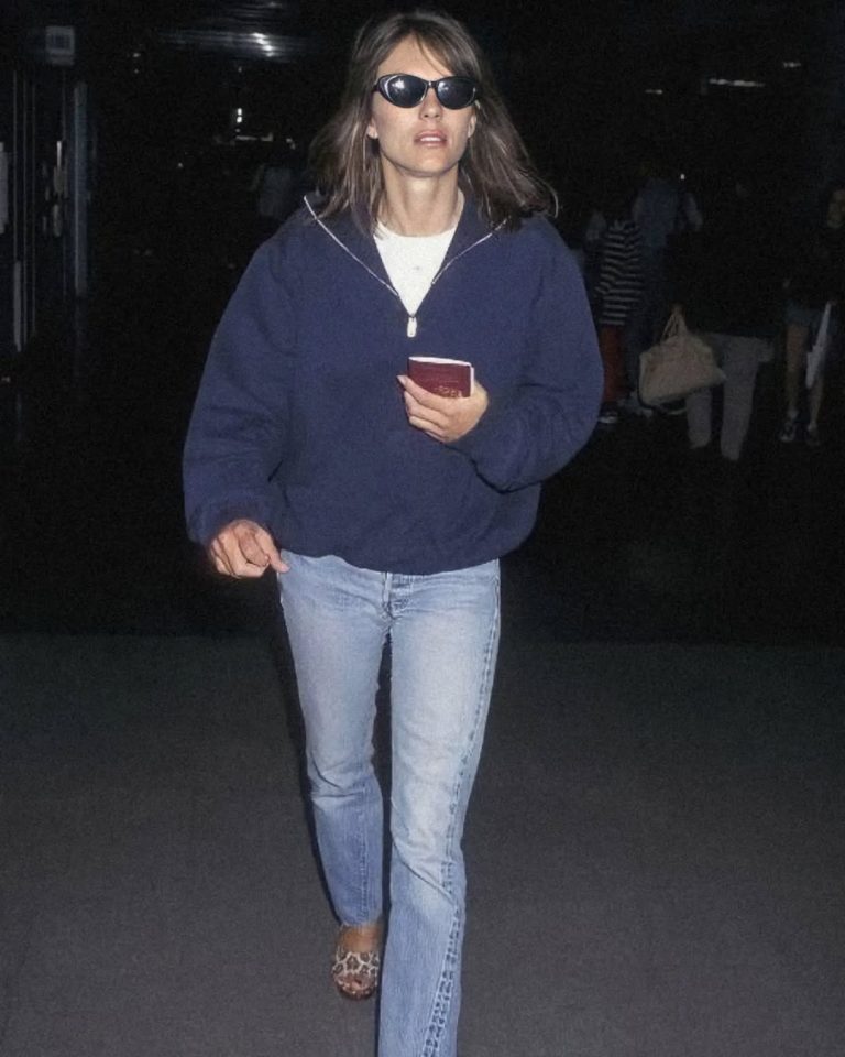 90s Fall Outfits 2025 Aesthetic Vintage Looks for Women: Grunge, Jeans ...