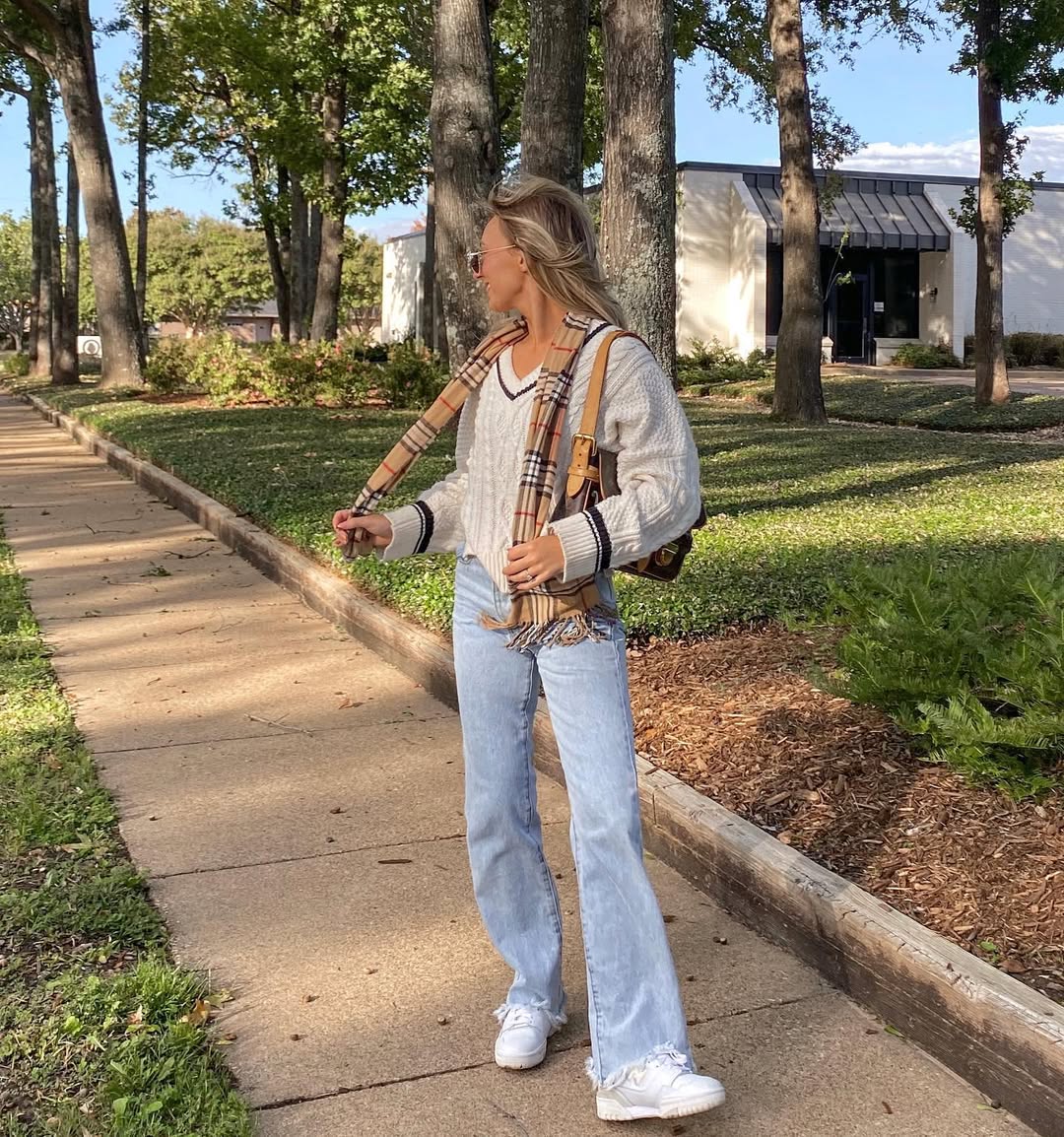 90s Fall Outfits 2025 Aesthetic Vintage Looks for Women: Grunge, Jeans ...