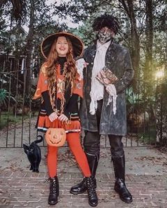 26 Funny Halloween Costumes 2025 for Duo Friends, Couples and Groups ...