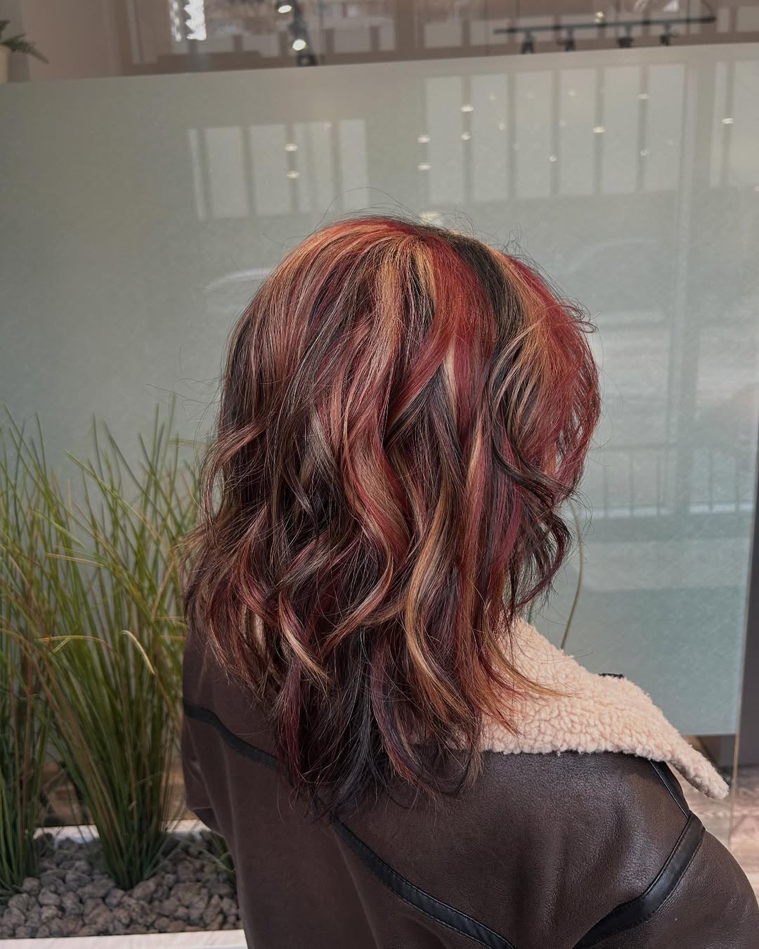 Calico Hair Color Hairstyles 2025 with Chunky Highlights, Bangs, Red ...
