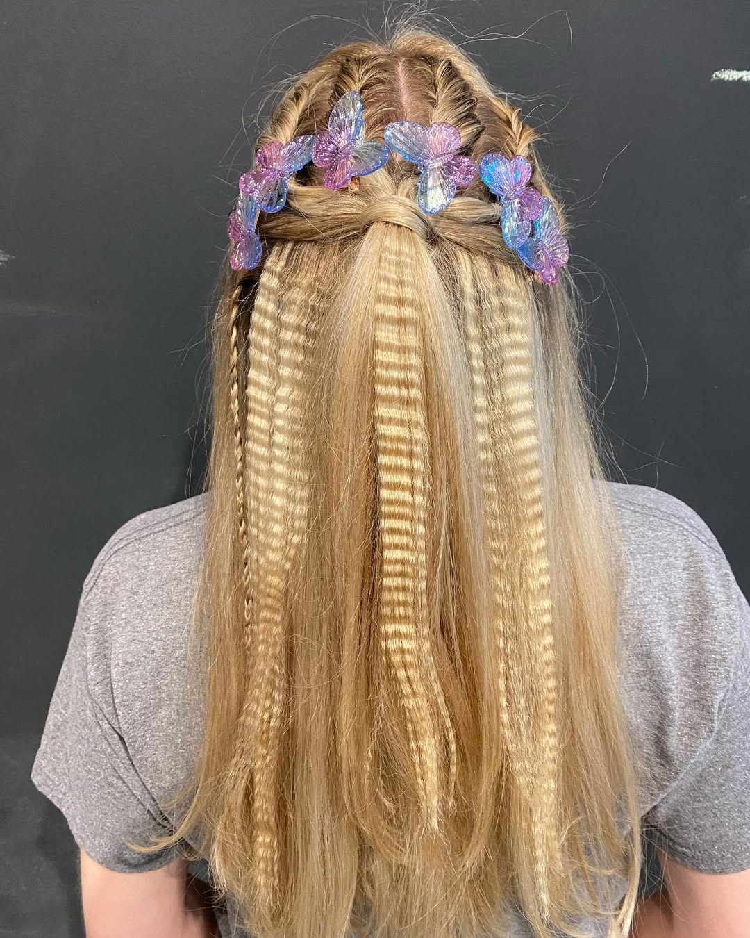 Y2K Hairstyles Guide: 2000s buns, braids, half-up and updos for short ...