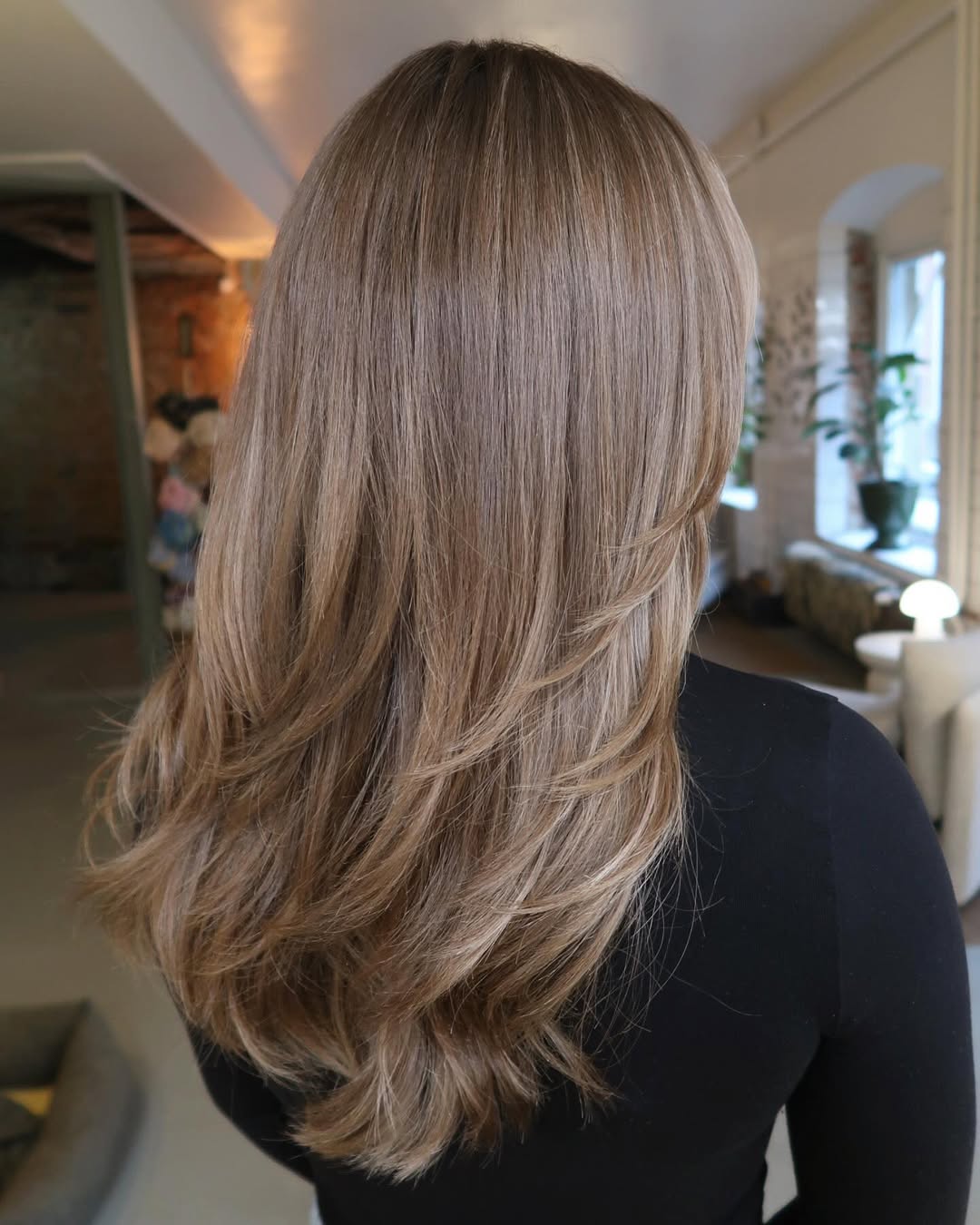 30 Light Brown Hair 2025: Rich Color Ideas with Highlights, Lowlights ...