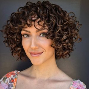 Curly Bob Hairstyles 2025: Medium Layered, Chin Length, Inverted Cuts ...