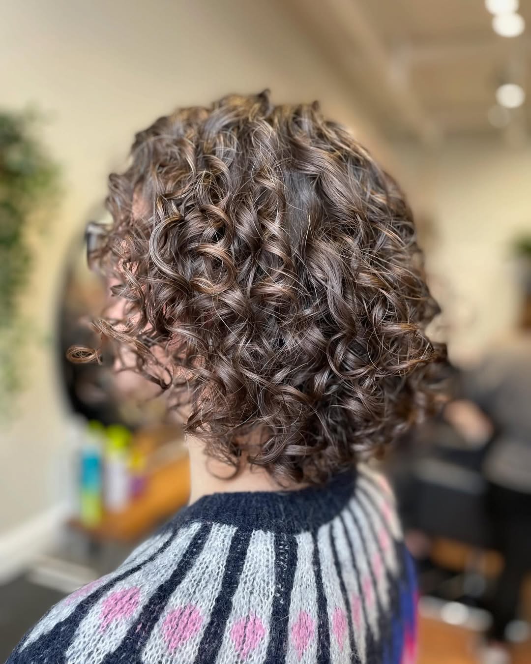 Curly Bob Hairstyles 2025: Medium Layered, Chin Length, Inverted Cuts ...