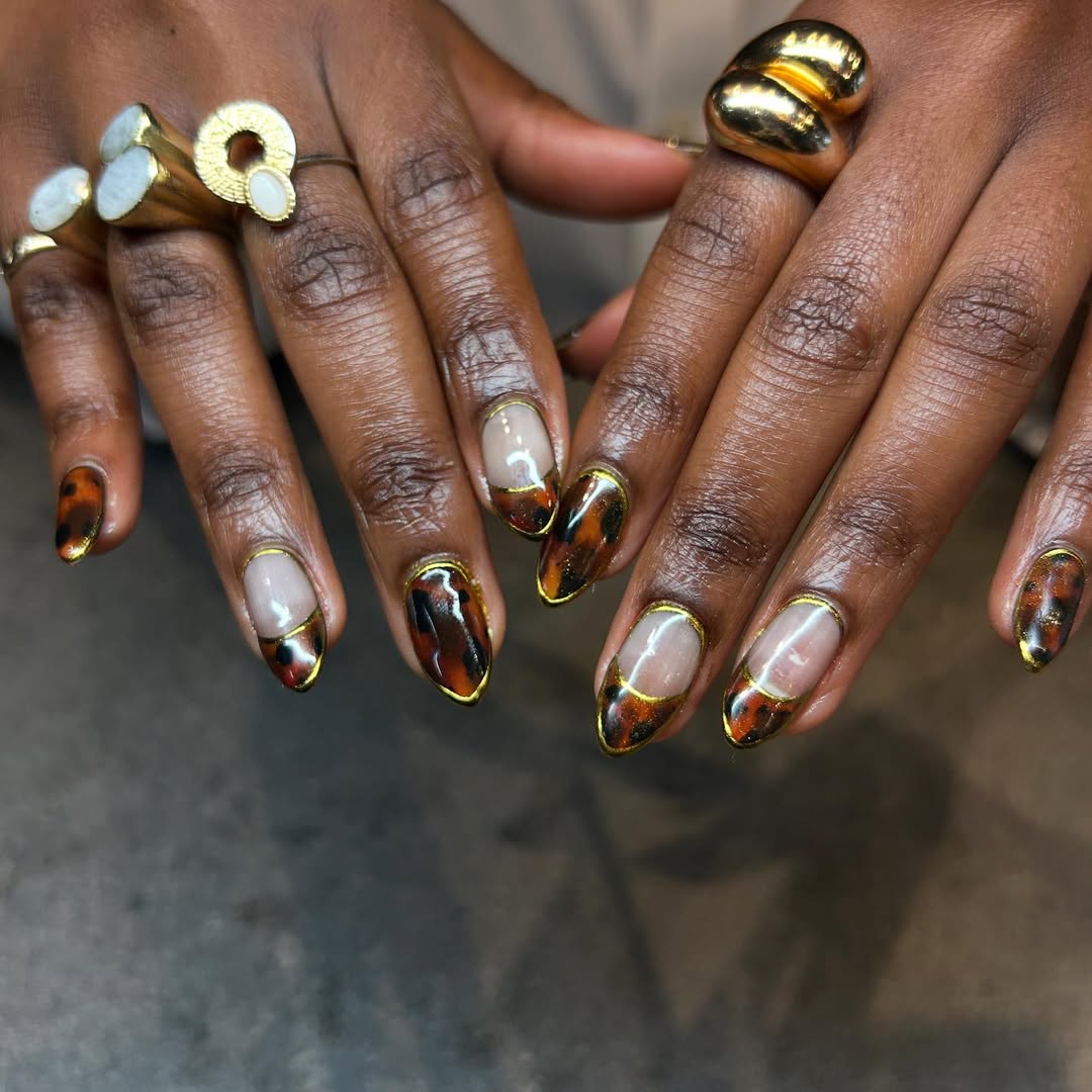 Tortoise Shell Nails 2025–2026: French Tip, Burgundy, Cat Eye, Gold ...