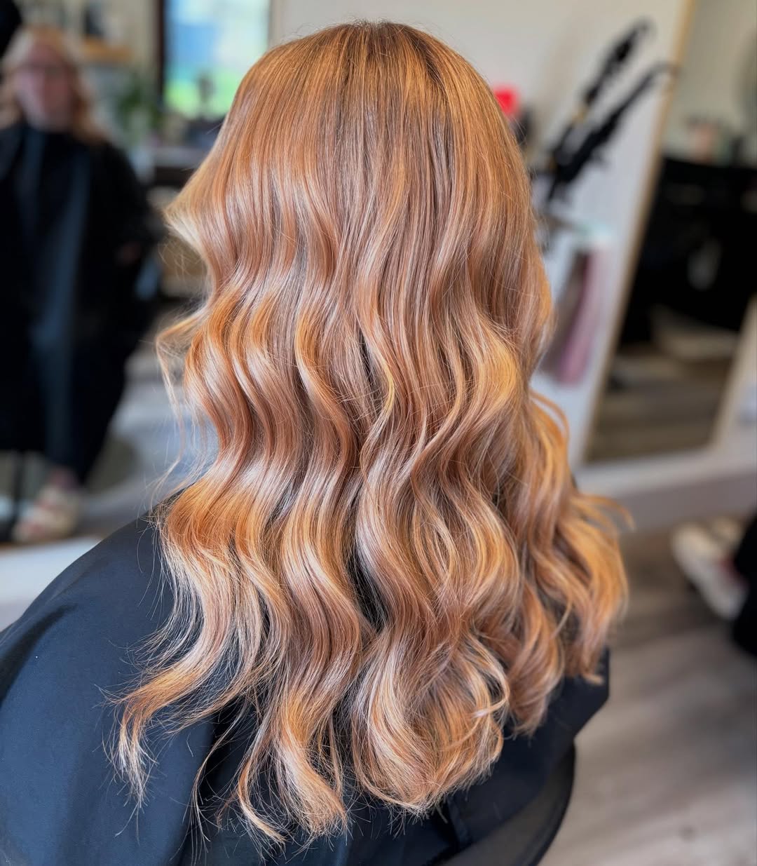 Strawberry Blonde Hair 2025: Lived-In Balayage, Money Pieces, Pink ...