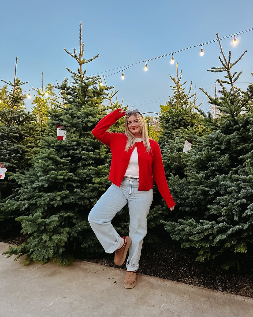 Holiday Outfits Christmas 2025: Festive, Casual & Party Ready Looks for ...