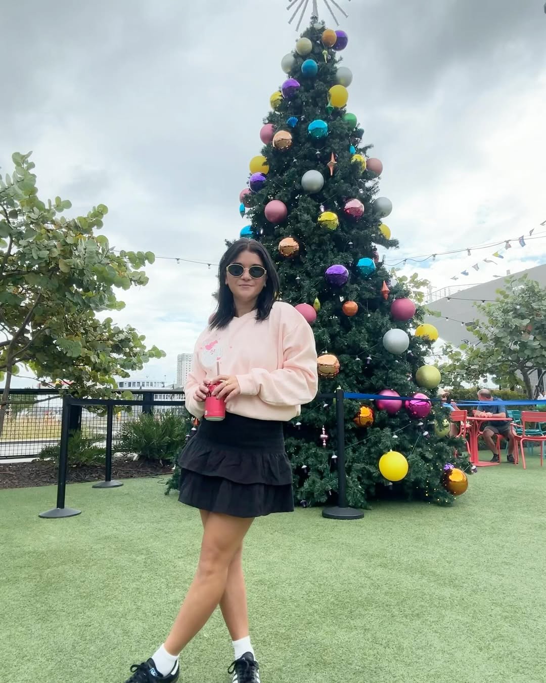 Holiday Outfits Christmas 2025: Festive, Casual & Party Ready Looks for ...