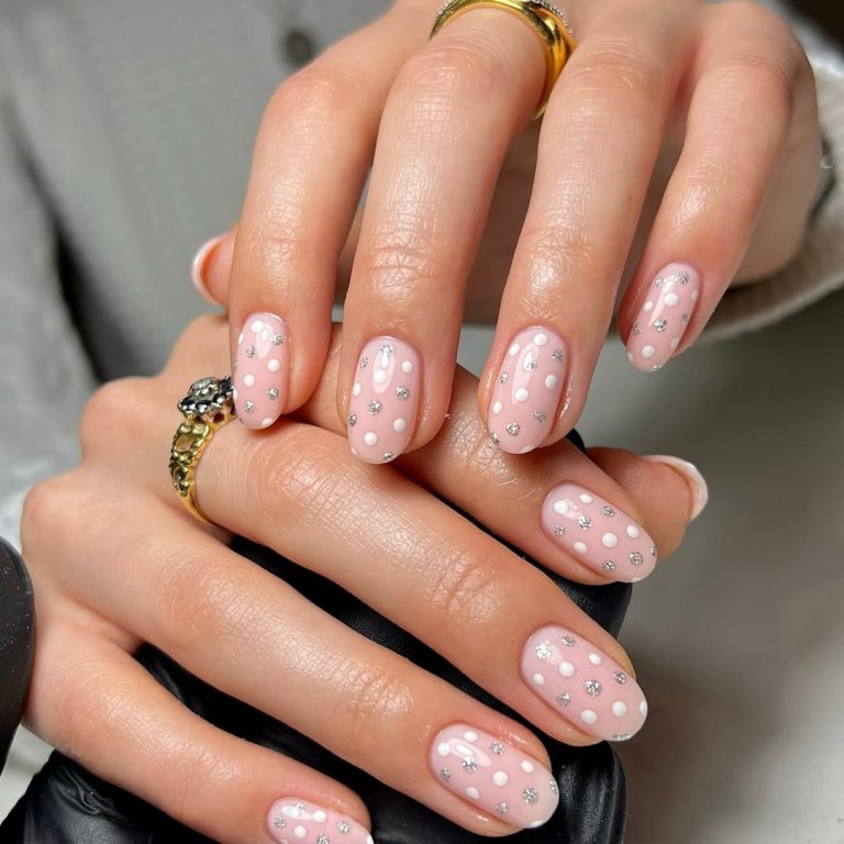 Neutral Winter Nails 2025–2026: Simple Short Ideas—Almond & Square, Gel ...