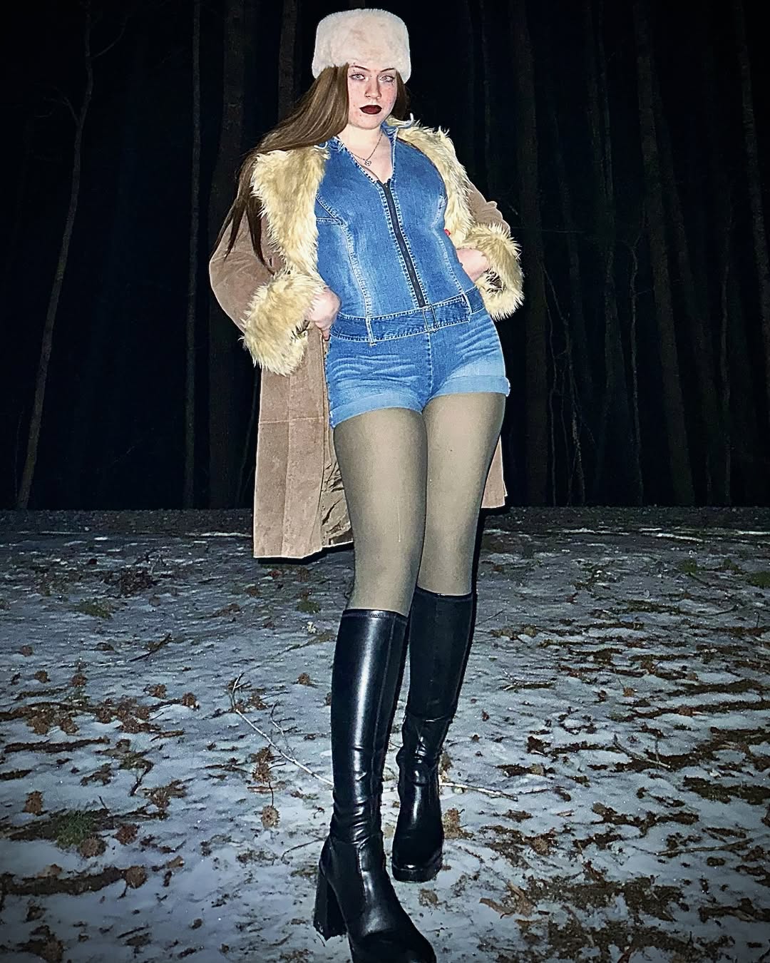 Y2K Winter Outfits 2025–2026: Aesthetic Coats, Cute Skirts, Plus Size ...