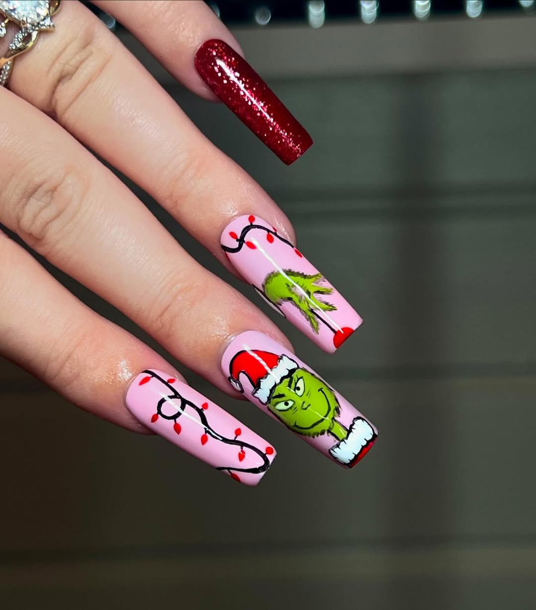 Grinch Nails 2025: Pink & Green Christmas nail designs — short to ...