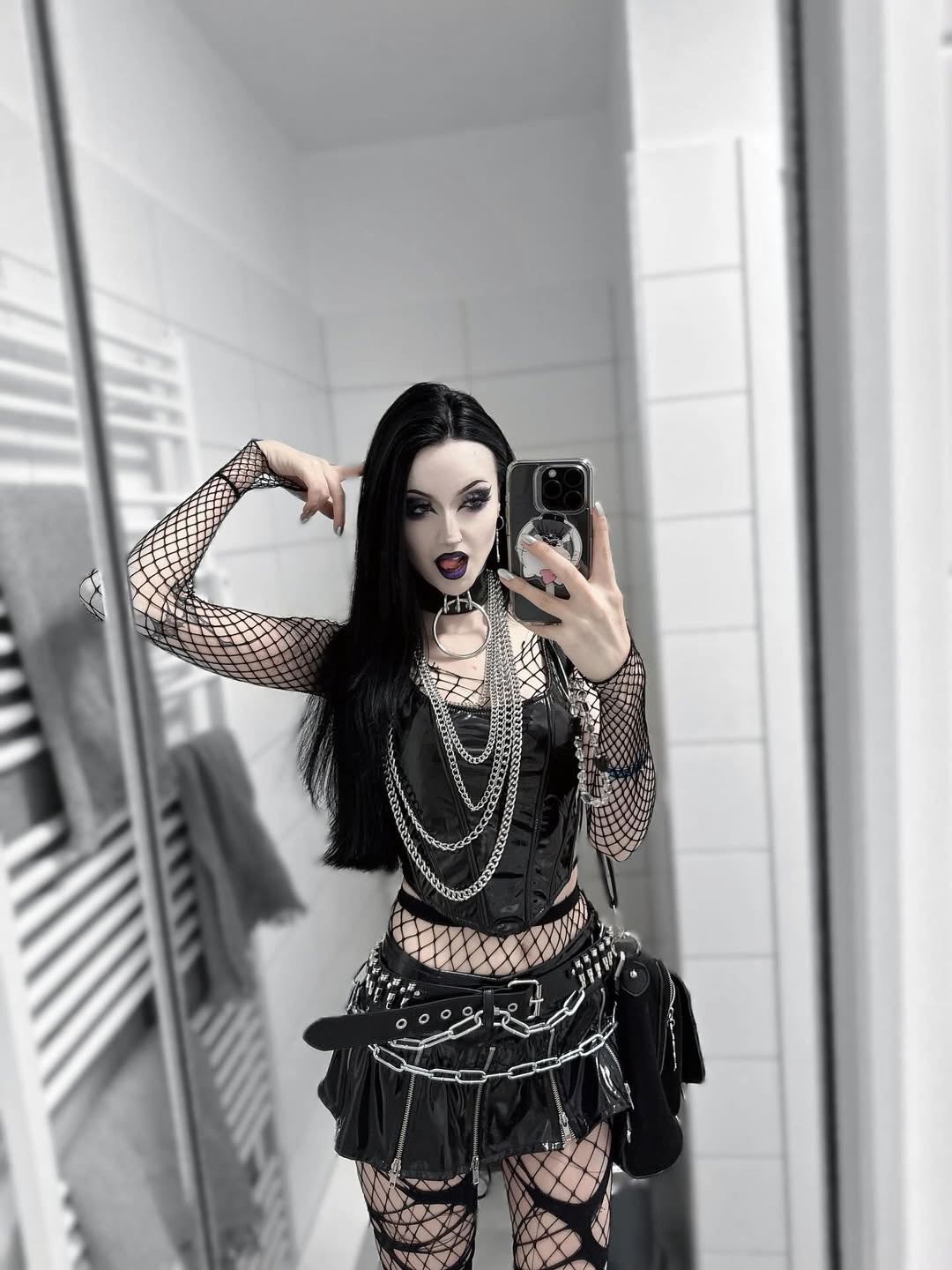 Goth Outfit Inspo 2026: Whimsical, Trad, Casual, Vampire & Mall Looks ...