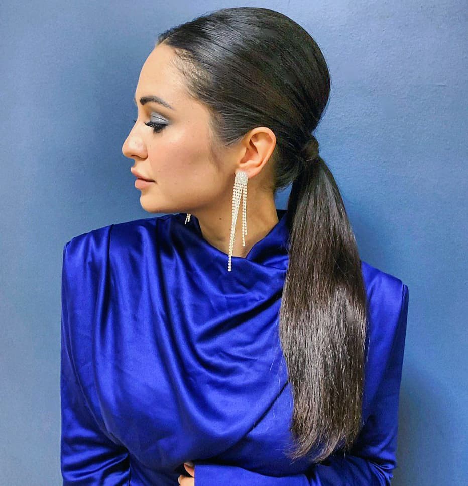 Greasy Hair Hairstyles 2026: Easy Ponytails, Braids & Updos for Work ...