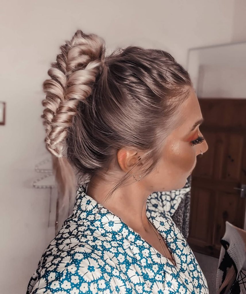 Greasy Hair Hairstyles 2026: Easy Ponytails, Braids & Updos for Work ...